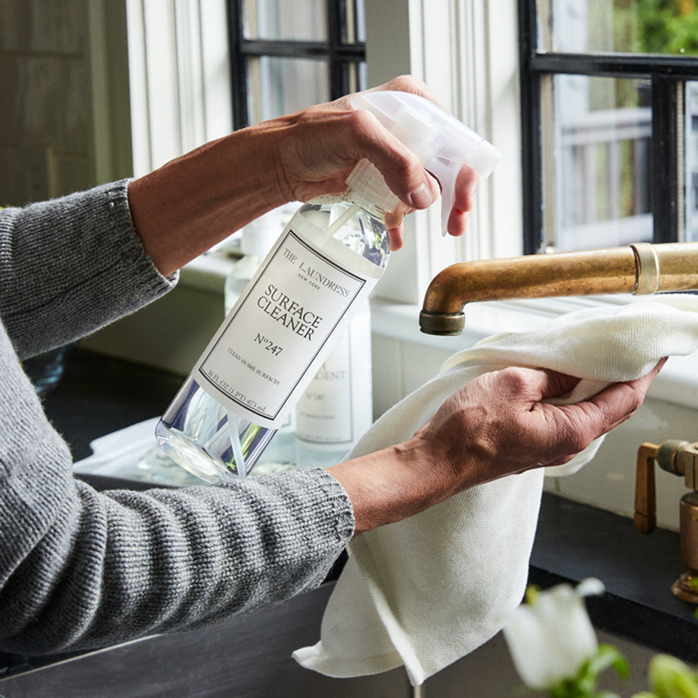 Classic Fabric Spray | Clean Laundry Scent Wrinkle Release Spray